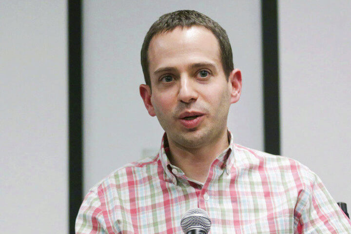 How Groupon Strikes the Balance Between Startup and Incumbent